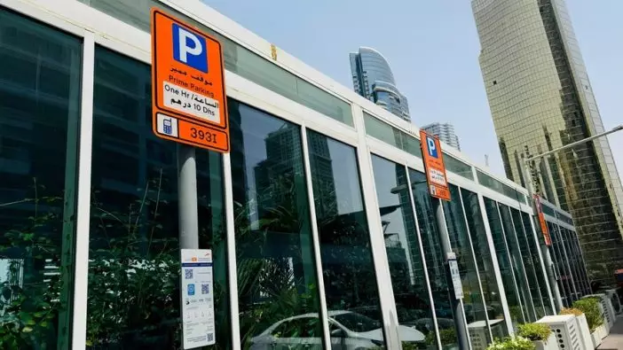 How to Pay Parking in Dubai – SMS, RTA App & More | Hertz UAE